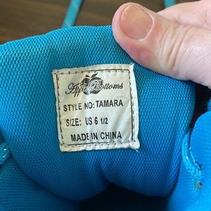 Apple Bottoms | Shoes | Apple Bottoms Aquablack Tennis Shoes Size 6 2 ...